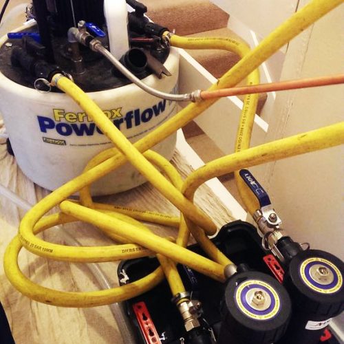 Машина за почистване на утайки и котлен камък Fernox Powerflow Flushing ...